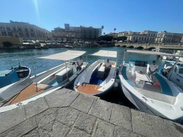 2.5-HOUR BOAT TOUR ORTIGIA+SEA CAVES+PILLIRINA+FRUIT DRINK - Key Points