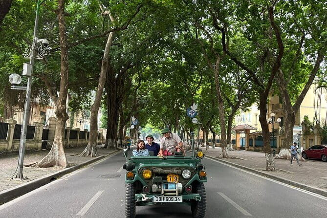 2.5 Hour City Ride of Saigon By Open Army Jeep - Who Will Love This Tour?
