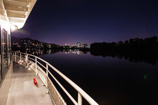 2.5-hour Dinner Cruise on Willamette River - The Experience: What You Need to Know