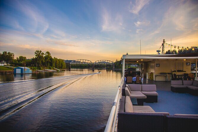 2.5-hour Dinner Cruise on Willamette River - The Practicalities and Booking Tips
