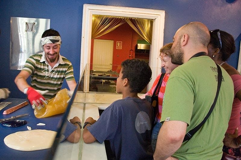 2.5-Hour Kids & Family Walking Tour in English - Key Points
