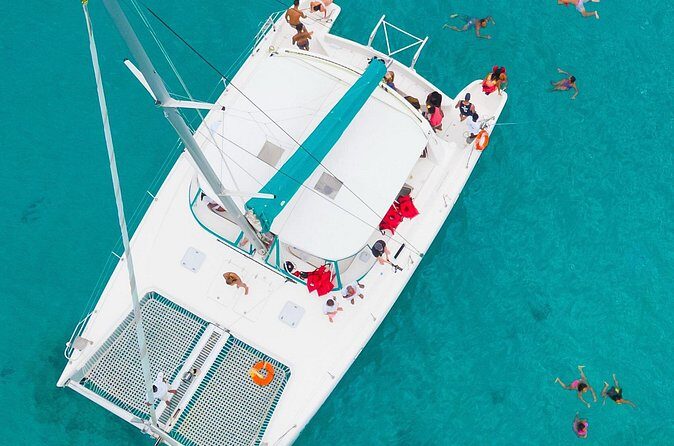 2.5hr Private Catamaran Cruise with Snorkeling, Bar, Food - FAQs