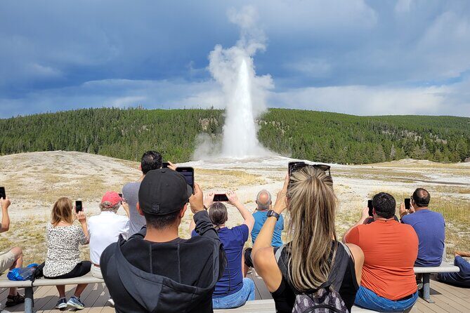 2 Day 1 Night Yellowstone with Expert Guide - An In-Depth Look at the 2 Day 1 Night Yellowstone Tour with an Expert Guide