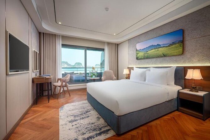 2-Day 6-Star Luxury Cruise Through Ha Long & Lan Ha Bay - The Scenic & Cultural Highlights