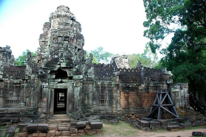 2-Day Angkor Wat & Tonle Sap Tour - The First Day: Temples, Tomb Raiders, and Majestic Ruins