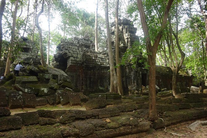 2-Day Angkor Wat With Small, Big Circuit and Banteay Srei Tour - Guides and Their Knowledge