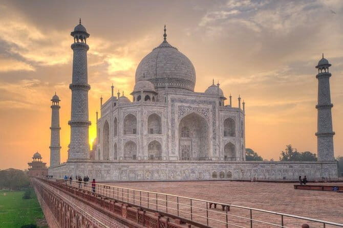 2 Day Delhi and Agra Tour with Taj Mahal Sunrise - Exploring Delhi: How the Tour Brings the City to Life