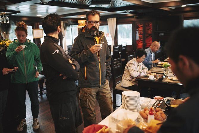 2-Day Halong Bay Overnight Cruise from Hanoi - The Crowd and Group Size