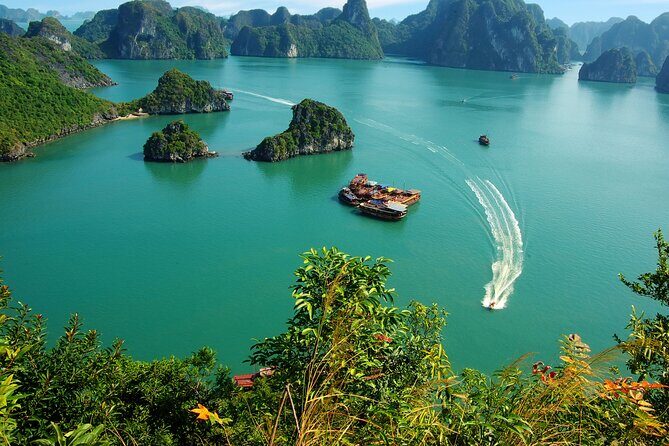 2-Day In Halong Bay Cruise With Transfer From Hanoi - Who Should Consider This Tour?