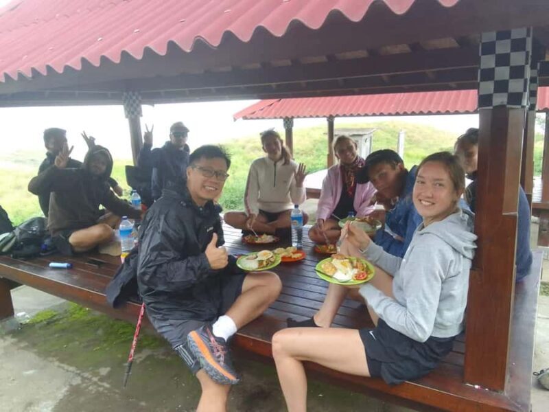 2-Day Mount Rinjani Trekking Summit Tour from Sembalun - A Closer Look at the Mount Rinjani Trekking Experience