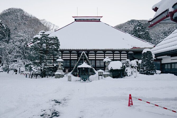 2 Day Nagano Exploration Snow Monkeys Onsen & Hokusai - Key Points