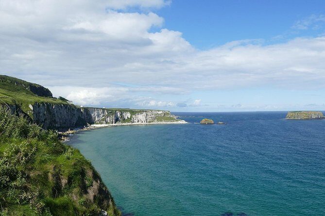 2-Day Northern Ireland Rail Tour: Belfast, Antrim Coast, and Giant's Causeway - The Experience: Pros and Cons