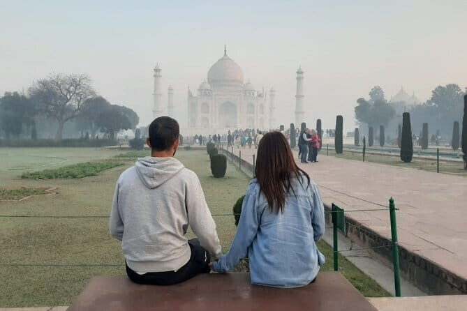 2-day Taj mahal & Fort tour with Tiger Safari from Mumbai - Key Points