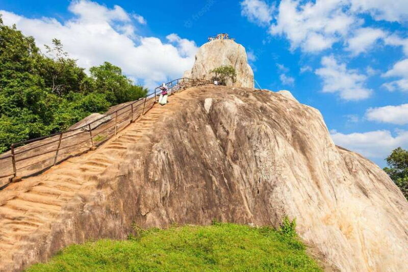 2 Day tour from Kandy: Sigiriya Polannaruwa and Anuradhapura - An Introduction to the Tour Experience