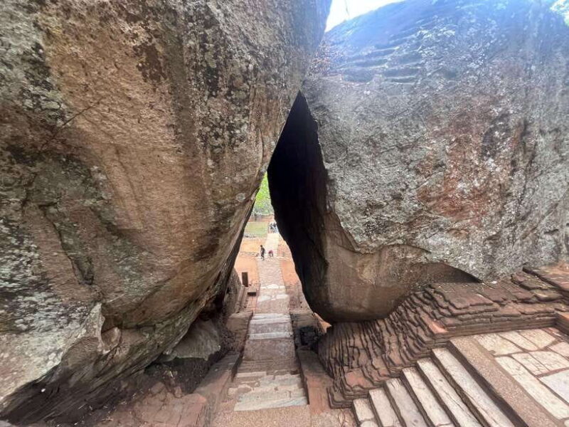 2 Day tour from Kandy: Sigiriya Polannaruwa and Anuradhapura - What’s Included and What’s Not