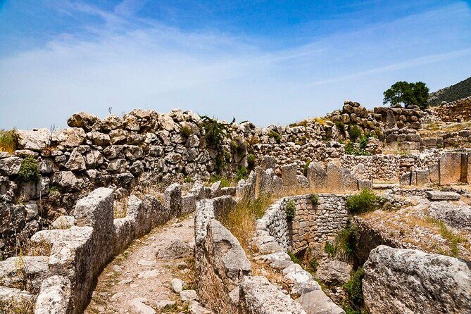 2 Day Tour To The Best Places Of Peloponnese - The Itinerary in Detail: What to Expect