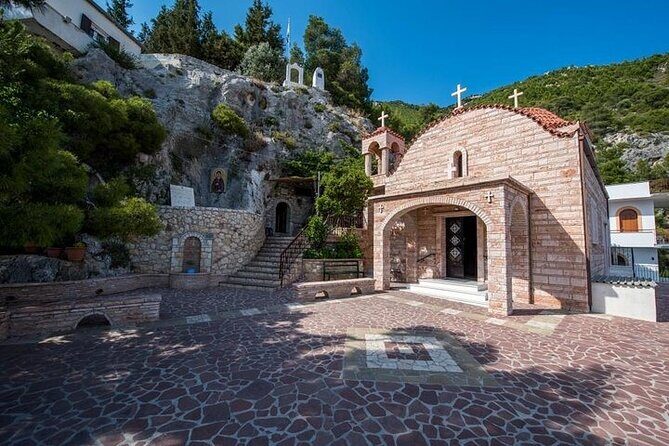 2 Day Tour To The Best Places Of Peloponnese - Transportation and Group Size