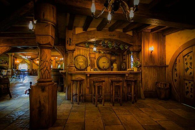 2 Day Waitomo Caves, Hobbiton Movie Set and Rotorua Tour from Auckland - Practicalities and What to Expect