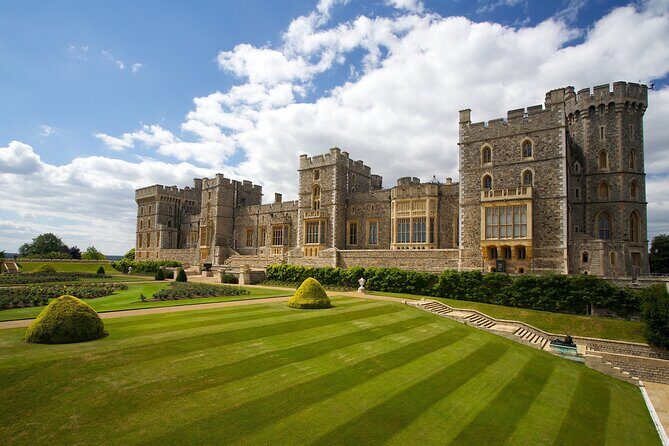 2-Day Windsor, Stonehenge, Bath & Oxford Tour Including Admission - Price and Value Analysis