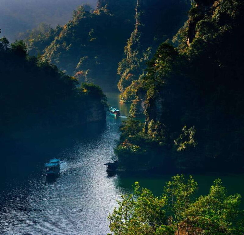2-Day Zhangjiajie Tour Including Yuanjiajie Mountains - Exploring the First Day: Nature and Tranquil Beauty