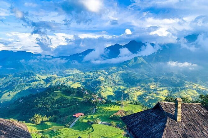 2 Days 1 Night Sapa Trekking Group Tour at 4 Star Hotel - Key Points