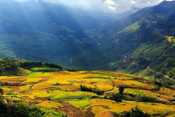 2 Days 1 Night Sapa Trekking With 4 Star Hotel Stay - Key Points