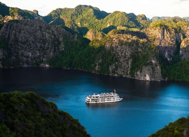 2 Days 1 Night Signature Voyage with Au Co Cruise - What Makes This Cruise Stand Out?