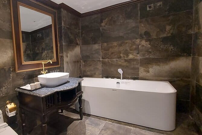 2 Days and 1 Night Halong Bay 5 Star Cruise with Transfer - The Itinerary Breakdown — What’s in Store