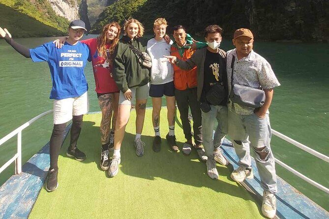 2 Days and 3 Nights Ha Giang Loop Bus Tour from Hanoi - Day 1: Night Travel from Hanoi to Ha Giang