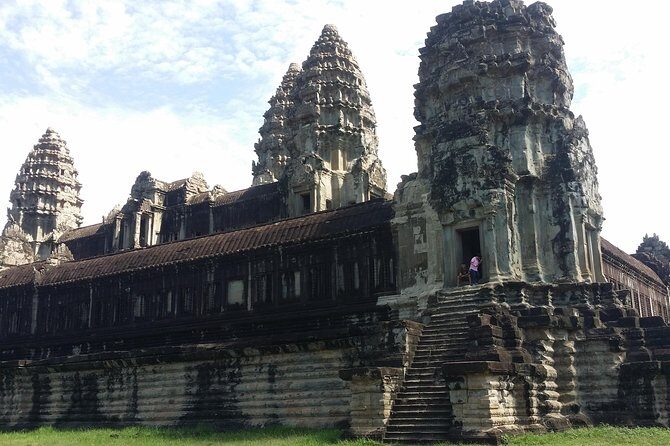 2 Days Angkor Wat Sunrise and Sunset Private Tour - The Experience Review: Authenticity and Comfort
