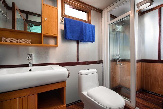 2 days cruising in Halong bay - Overview of the Tour Experience