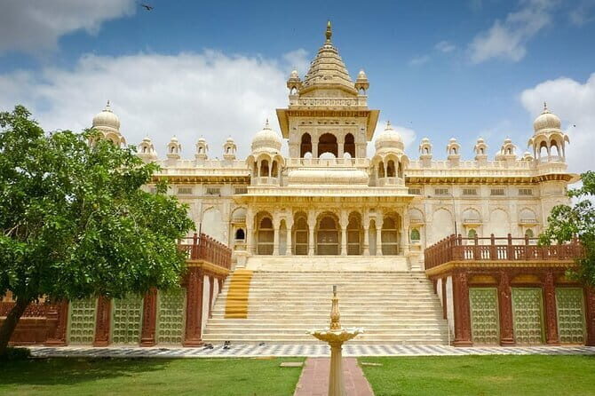 2 Days: Guided Jodhpur & Udaipur Tour From Jodhpur With Hotels - Key Points