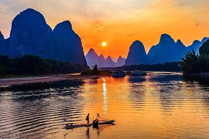 2 Days Guilin Sightseeing Tour with 4 star curise VIP seats - Day 1: Guilin’s Must-See Landmarks