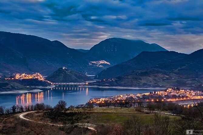 2 days: Hike the peak, Kayak the lake, visit Castle and best food - A Scenic Hike at Collalto Sabino