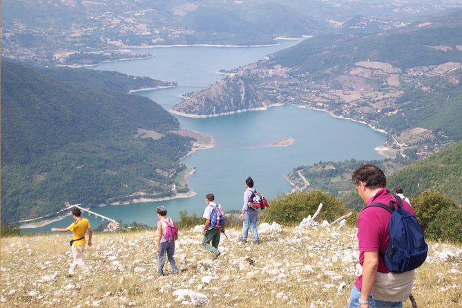 2 days: Hike the peak, Kayak the lake, visit Castle and best food - Authenticity and Comfort