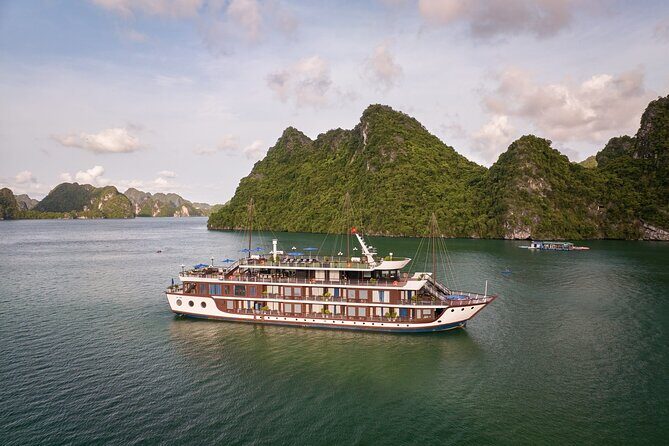 2 Days Le Journey Elegance 5 Star Cruise in Halong and Lan Ha Bay - Cultural and Historical Insights