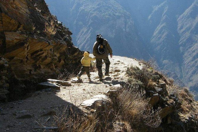2-Days Lijiang Tiger Leaping Gorge Hiking Tour and drop off at Shangri-La area - Why This Tour Stands Out