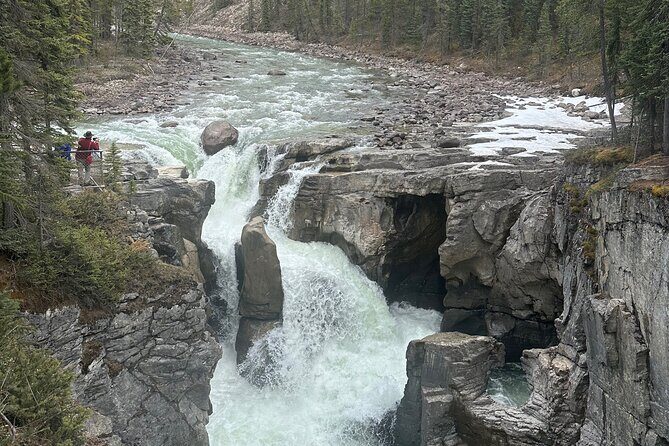 2 Days Luxury Guided Tour of Jasper National Park from Calgary - Key Points