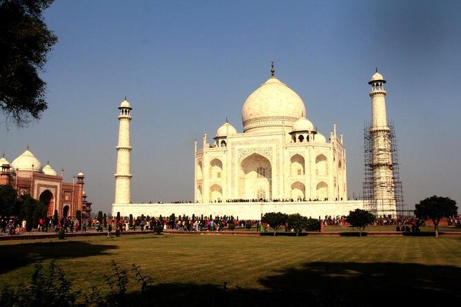 2-Days Private Taj Mahal Sunrise Tour from Mumbai by Round Trip Flights - Transportation and Comfort