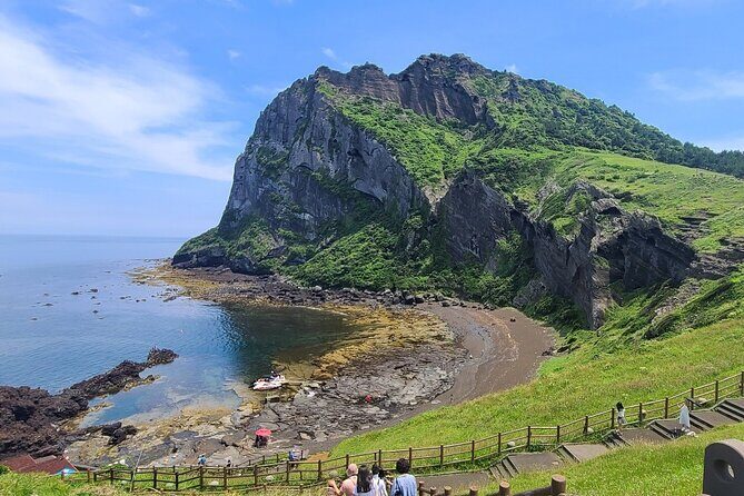 2-days Private Taxi Tour in Jeju Island - Balancing Cost and Value