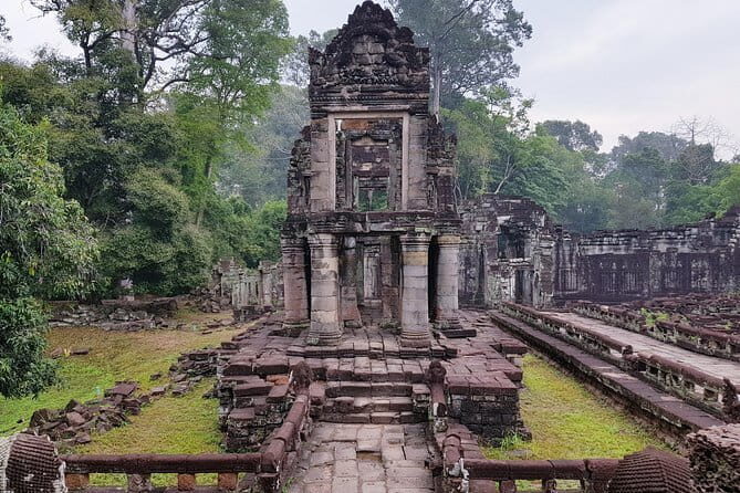 2 days private tour: Angkor sunrise, Banteay Srei, Kulen mountain, Beng Mealea - Day 2: Sacred Mountains and Jungle Ruins
