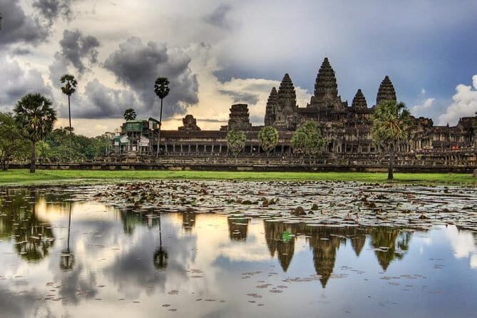2- Days Private Tour Explore Sunrise Angkor Wat,Beng Mealea and Floating Village - Key Points
