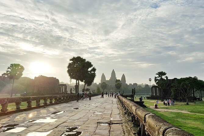 2-Days Private Tour in Angkor Sunrise, Banteay Srei and Beng Mealea Temple - An In-Depth Look at the 2-Day Angkor Experience