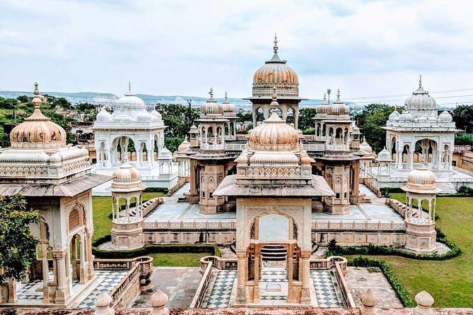 2 Days Private Tour to Jaipur - Day One: Iconic Landmarks & Vibrant Markets