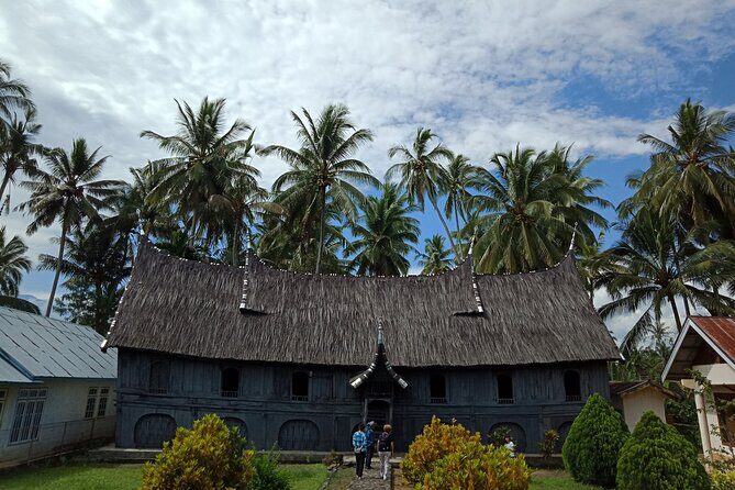 2 Days Private Tour to See Bull Race and Raflesia Arnoldi Flower - Experience the Unique Charm of West Sumatra in Two Days
