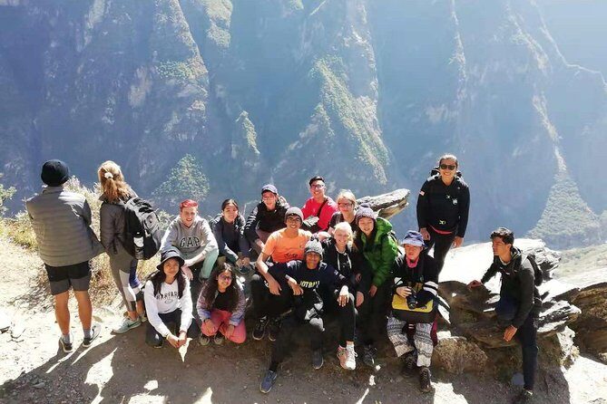 2 Days Tiger Leaping Gorge Hiking Tour by public coach - The Sum Up
