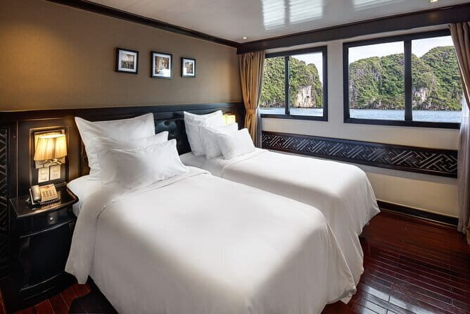 2 days Valentine Tour in 5 Stars Cruise from Hanoi to Halong Bay - Day 1: From Hanoi to Halong’s Natural Wonders