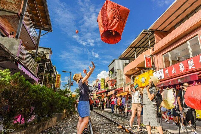 2 days Yeliou (or Pingxi sky lantern) & Sun Moon Lake tour (Taichung city end) - FAQs