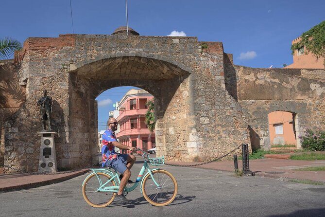 2 Hour Bike Rental Colonial Zone / Santo Domingo - Pedal Through History and Scenery
