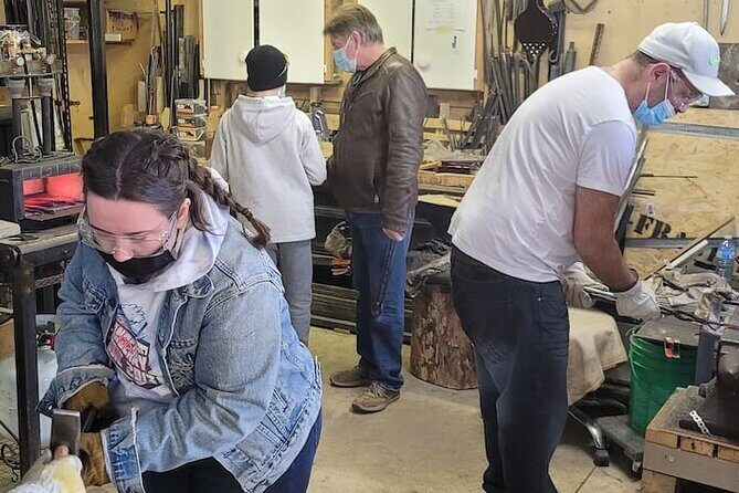 2 Hour Blacksmithing Experience in Niagara (Craft Class/Activity) - Who Should Consider This Experience?